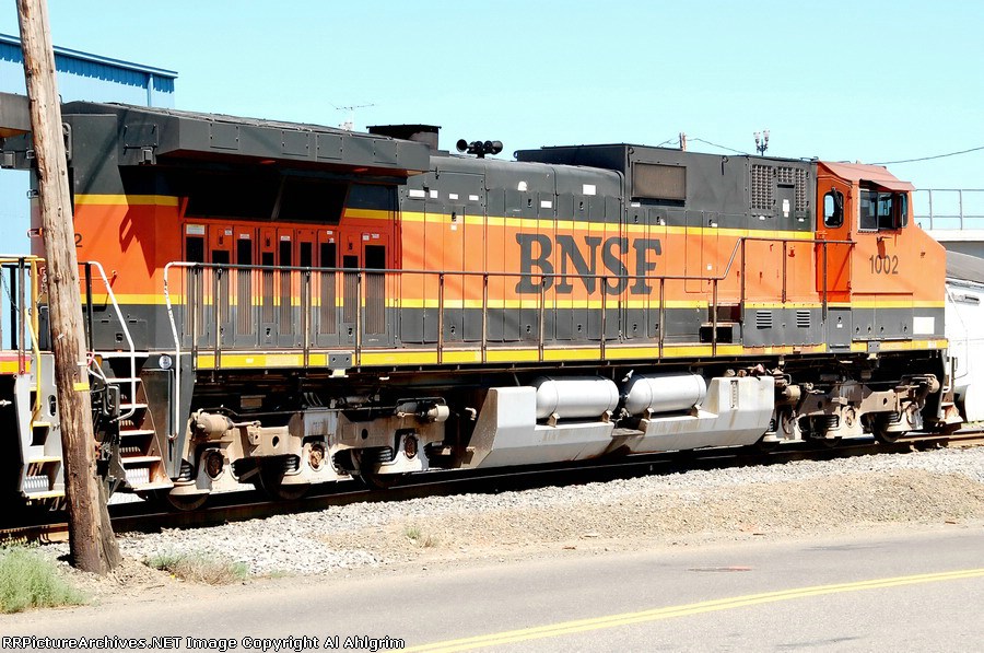 BNSF 1002